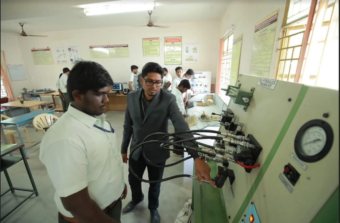 Mech-Lab Details - Erode Sengunthar Engineering College